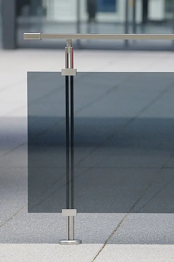 Top 9 Question About Glass Panel Deck Railing Easiahome